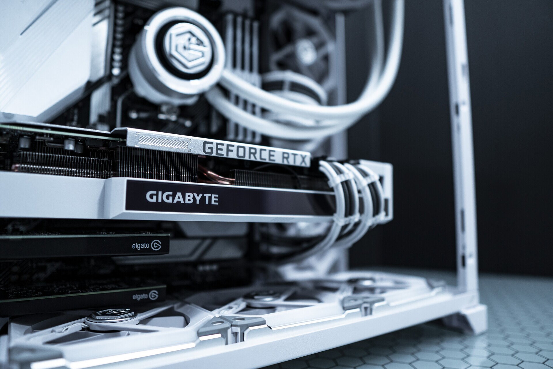 Silver'n'White » builds.gg