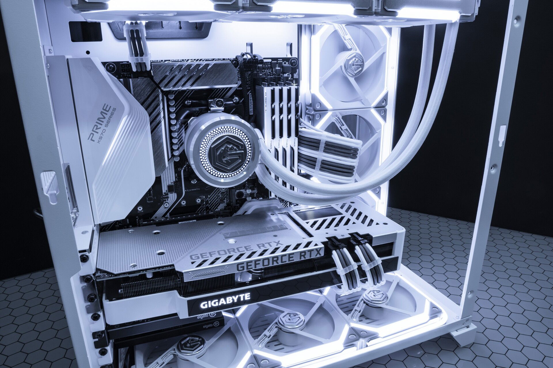 Silver'n'White » builds.gg