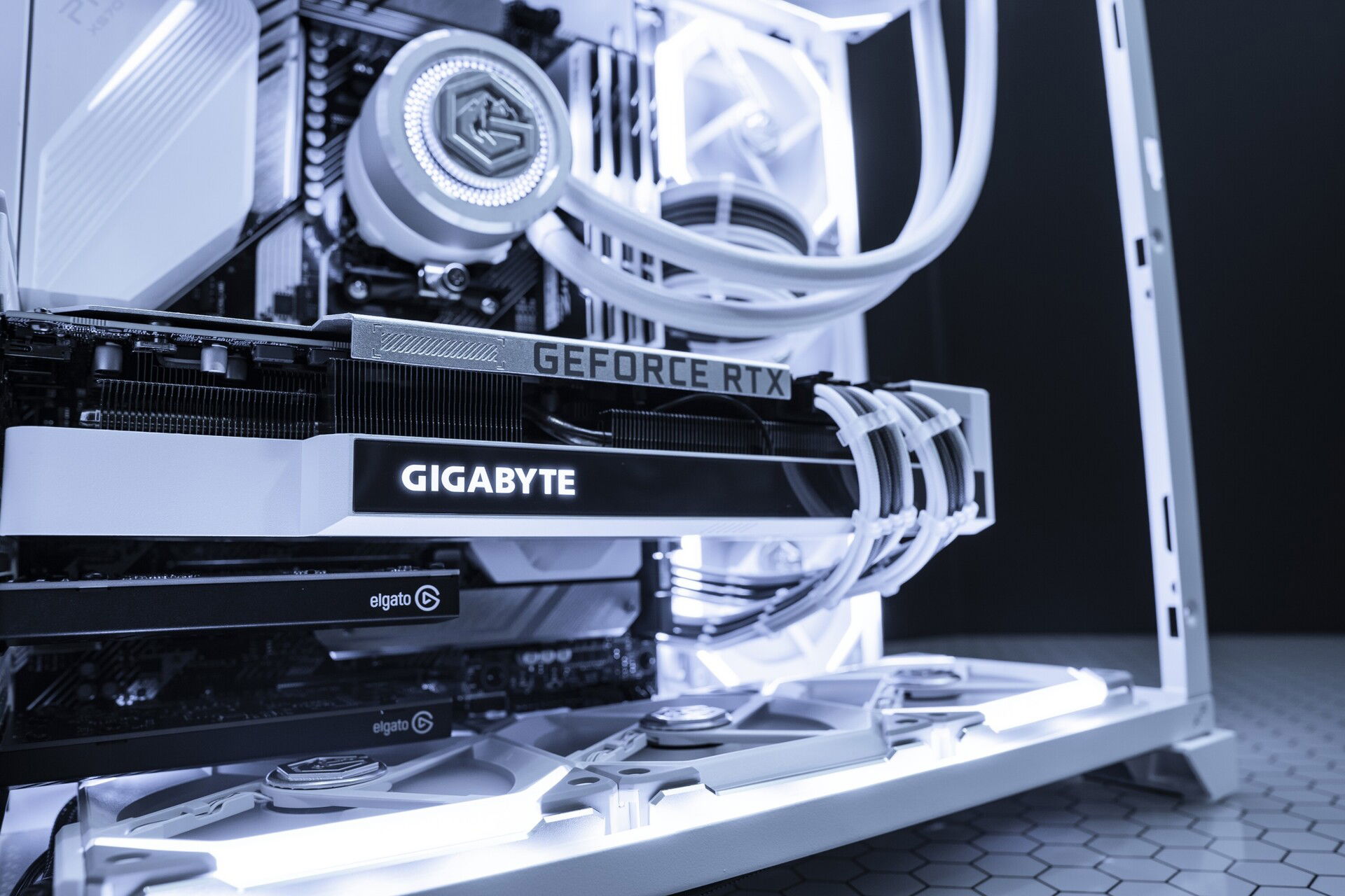 Silver'n'White » builds.gg