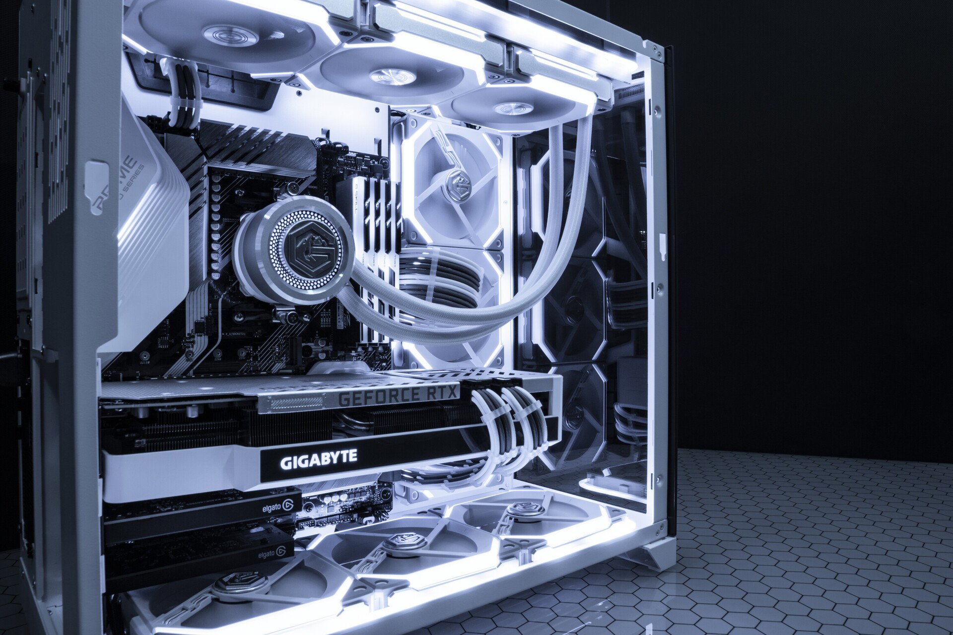 Silver'n'White » builds.gg