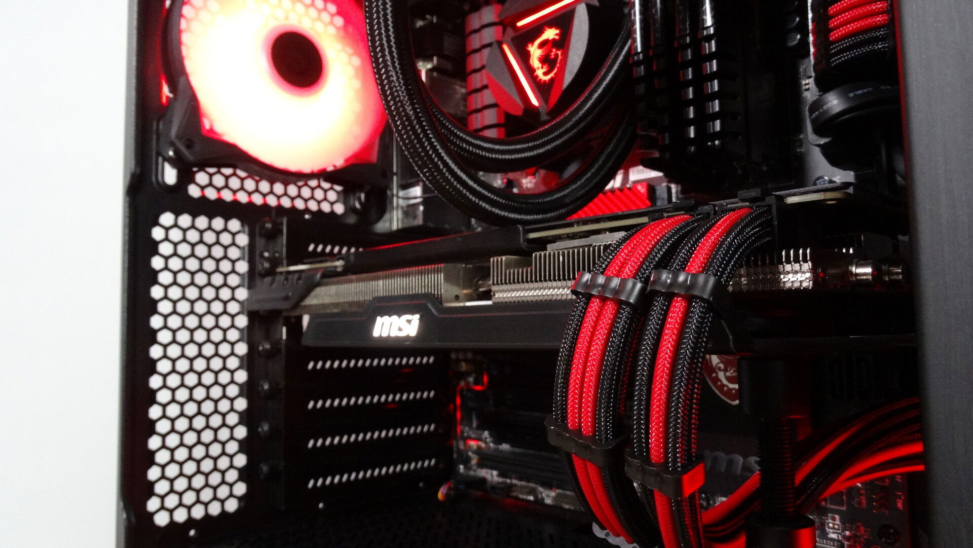 Red Dragon Retro Makeover » builds.gg