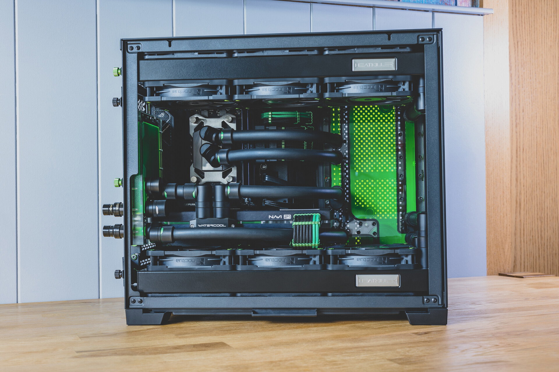 Lian Li O11 Dynamic Mini - accent vert » builds.gg