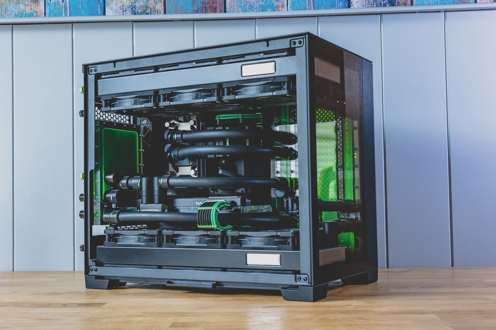 Lian Li O11 Dynamic Mini - accent vert » builds.gg