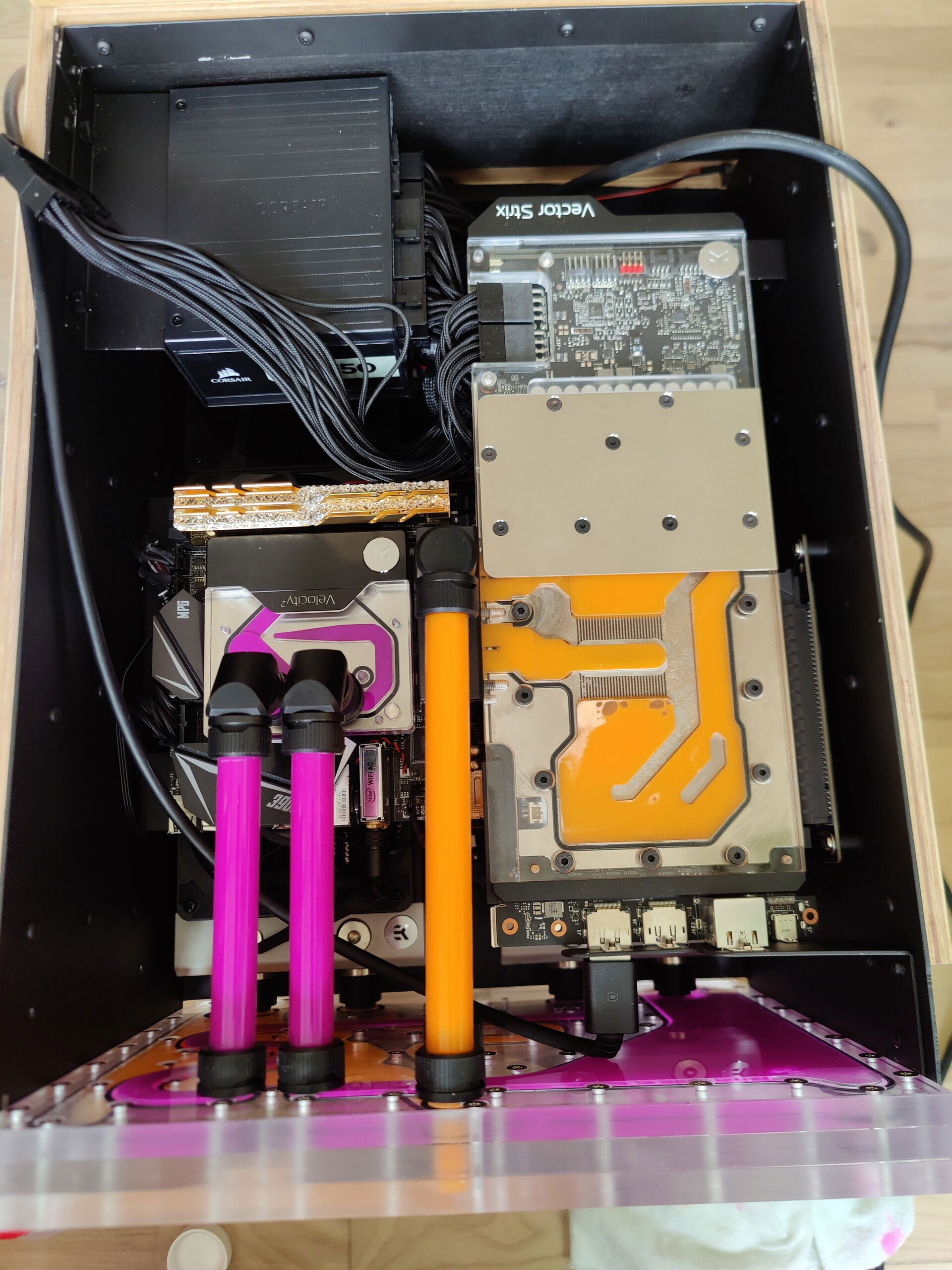 Desk PC Dual water loop » builds.gg