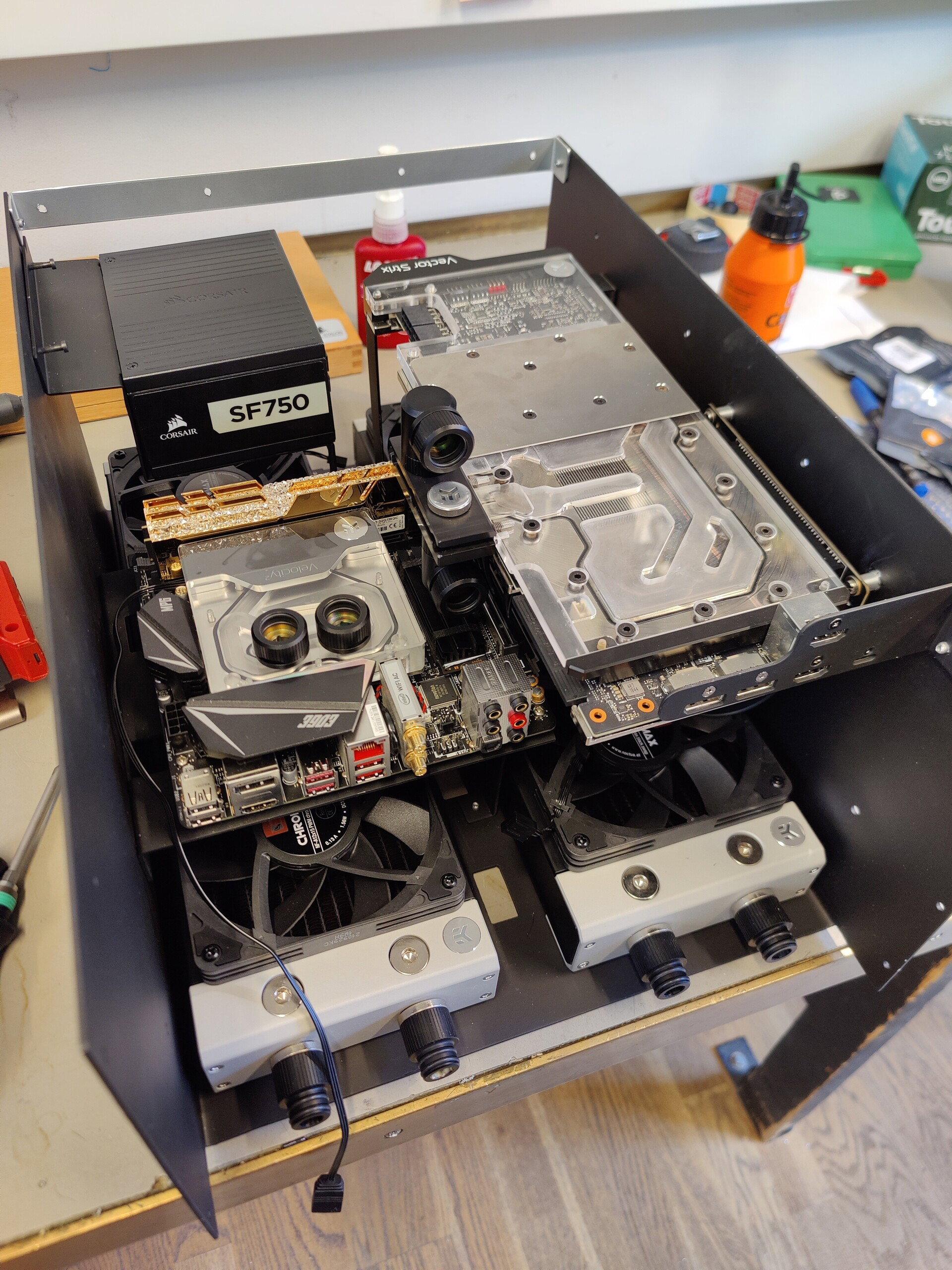 Desk PC Dual water loop » builds.gg