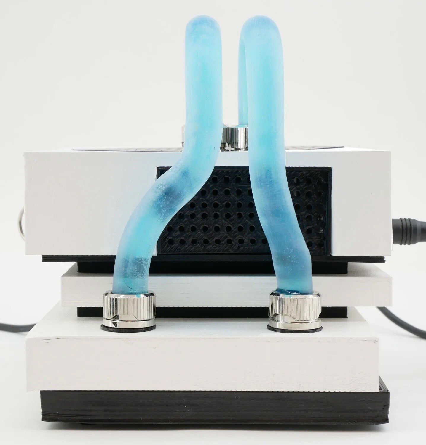 DeskMini X300: liquid, custom and 3D-printer » builds.gg