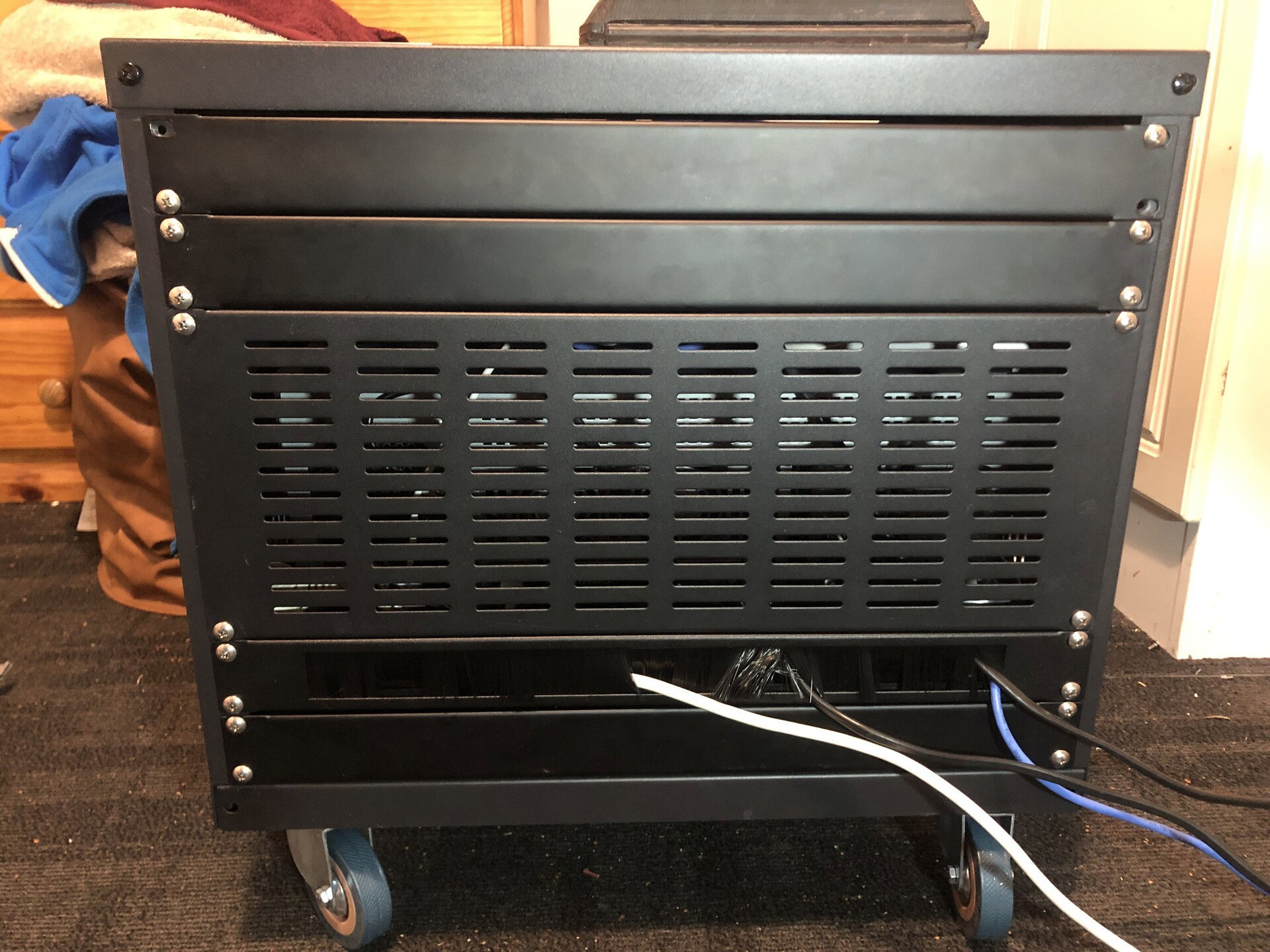 19" Rack Build 8RU » builds.gg