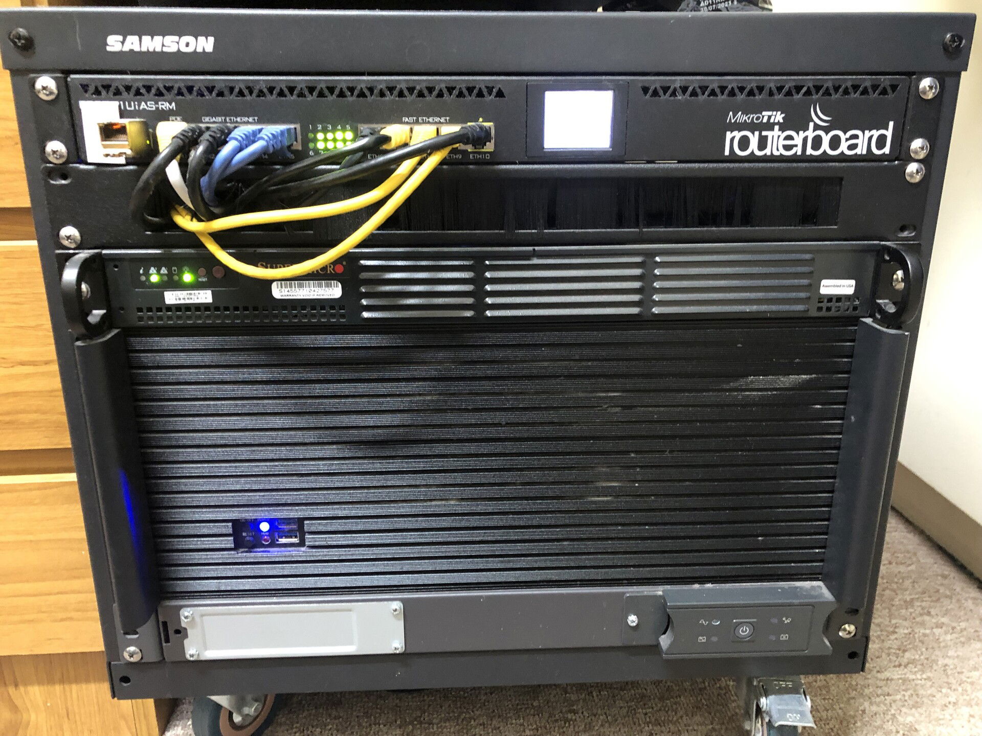 19" Rack Build 8RU » builds.gg