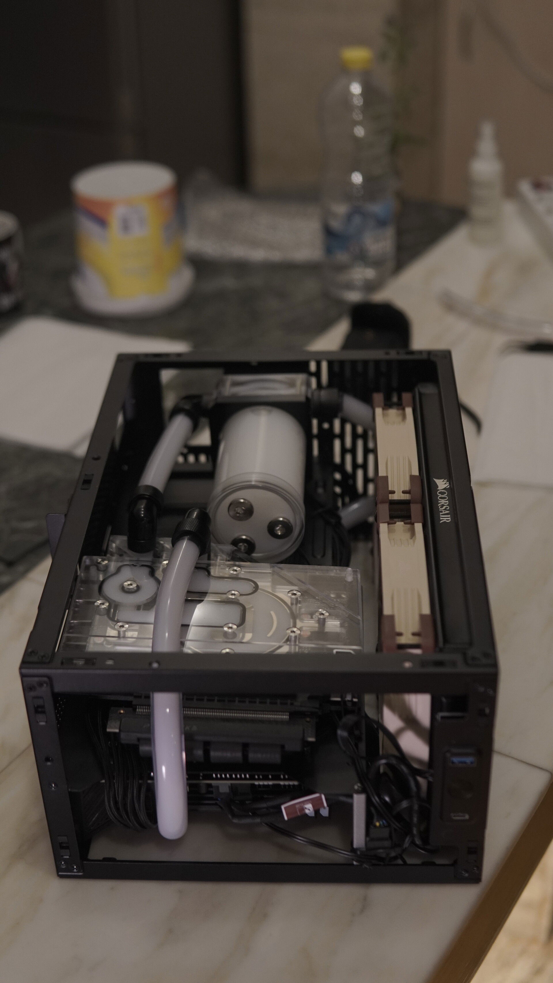 Meshlicious custom loop with horizontal gpu » builds.gg