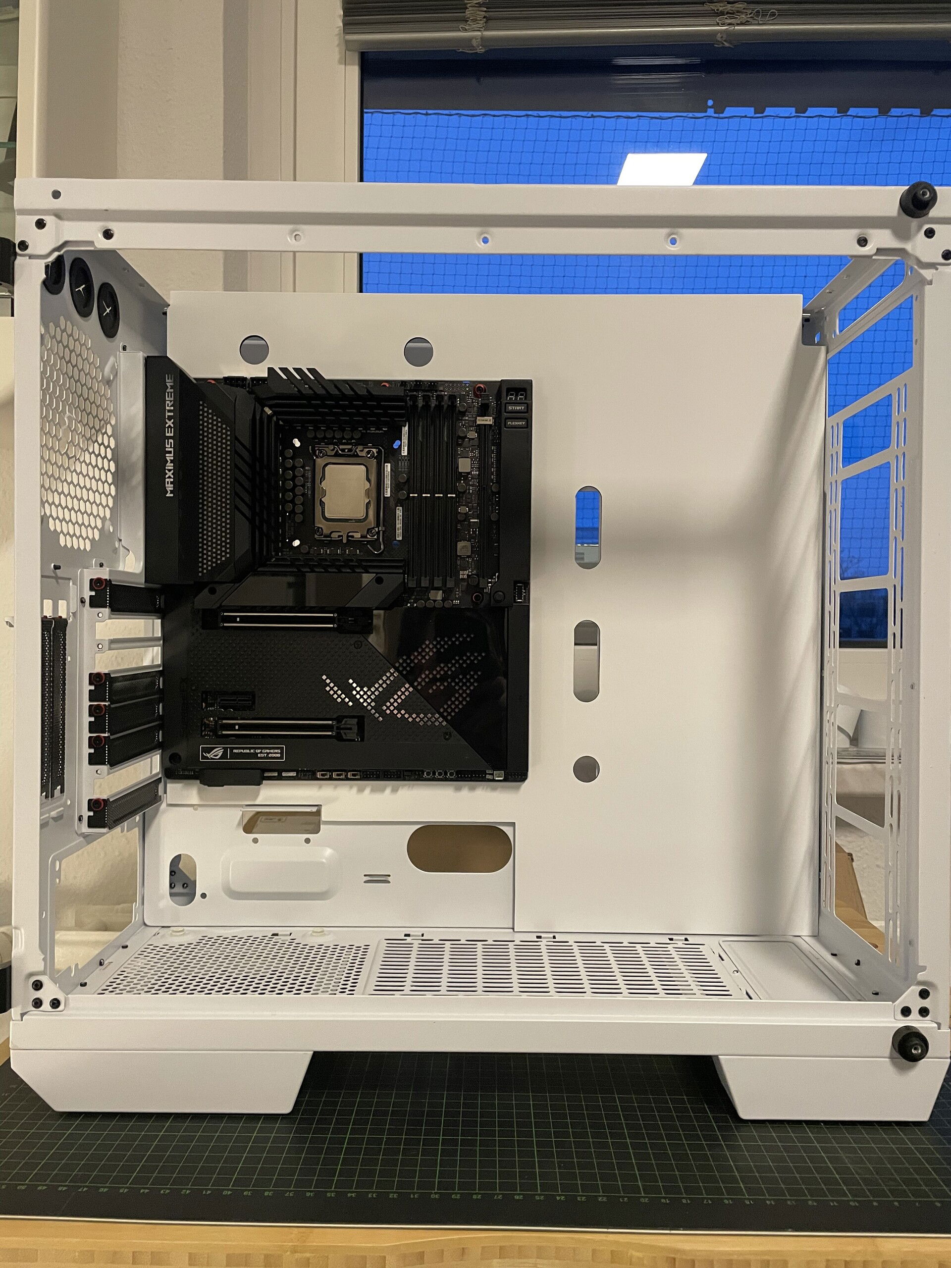 clean white sNow » builds.gg