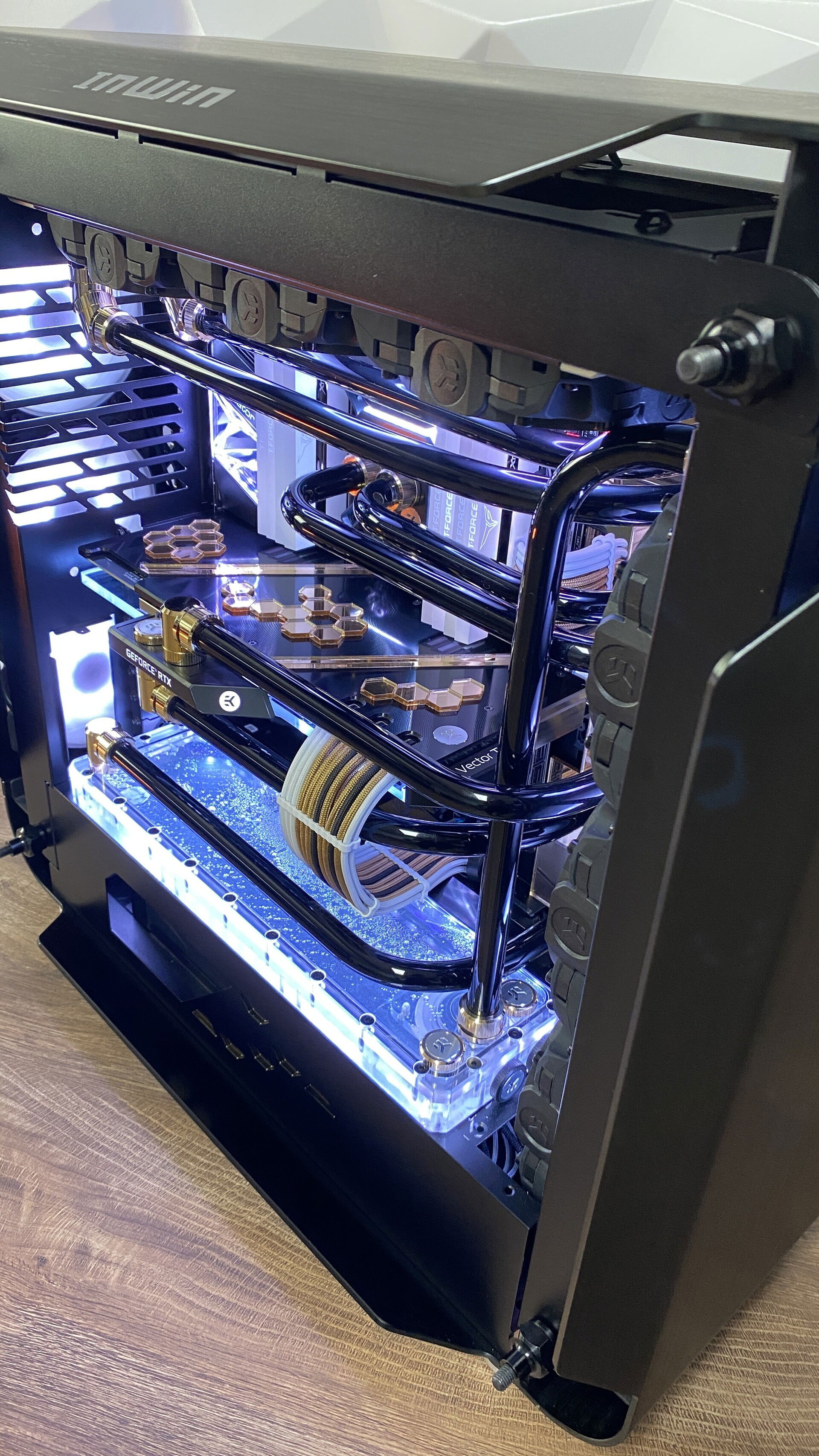 InWin 925 V2 » builds.gg