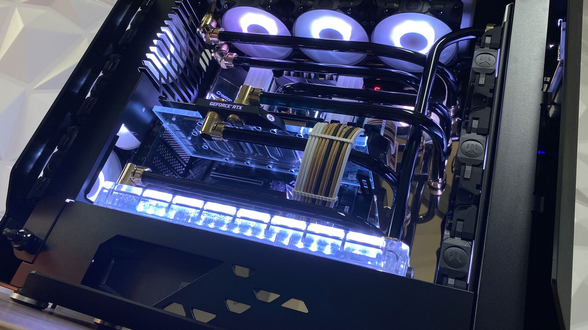 InWin 925 V2 » builds.gg