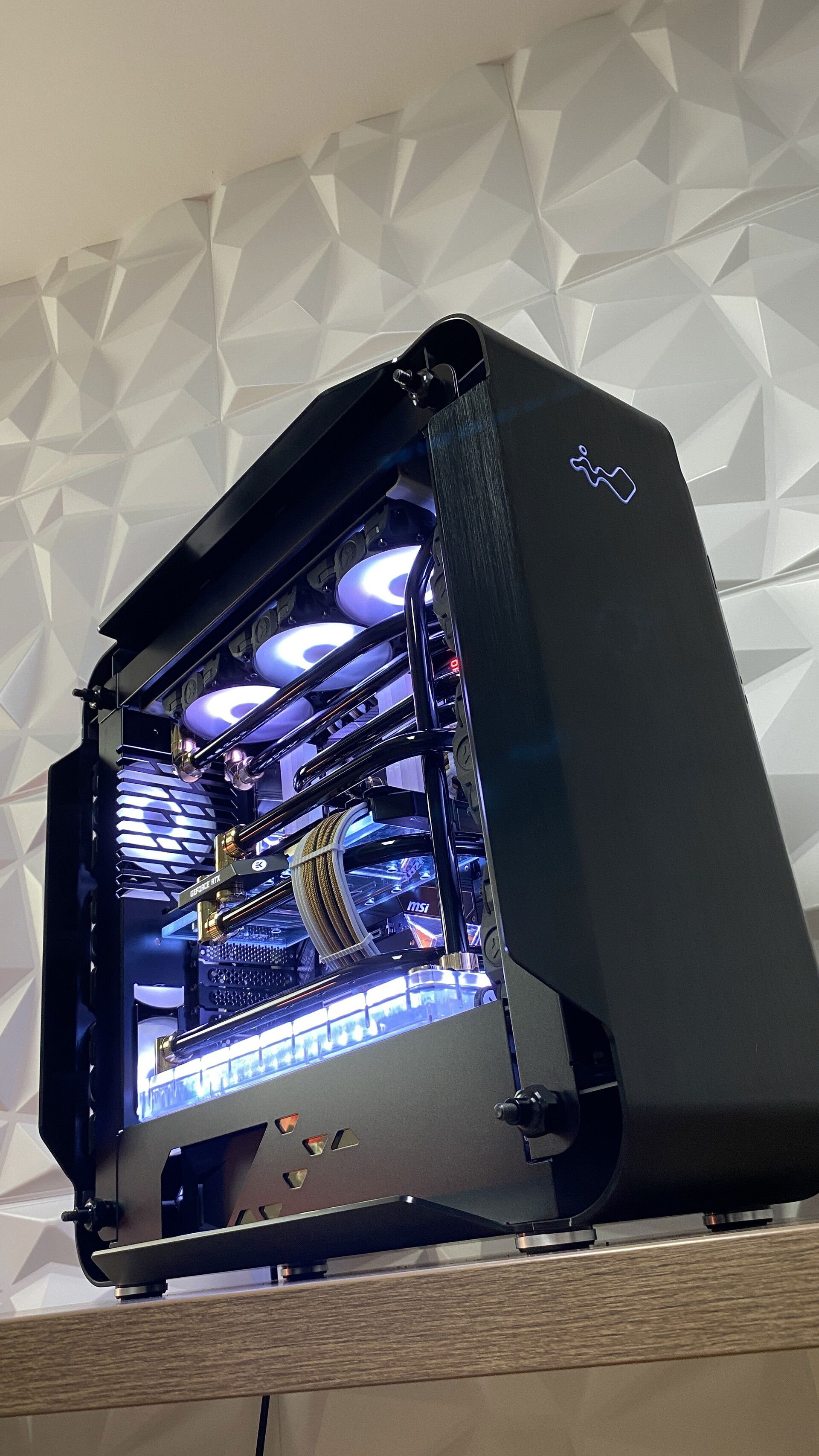 InWin 925 V2 » builds.gg