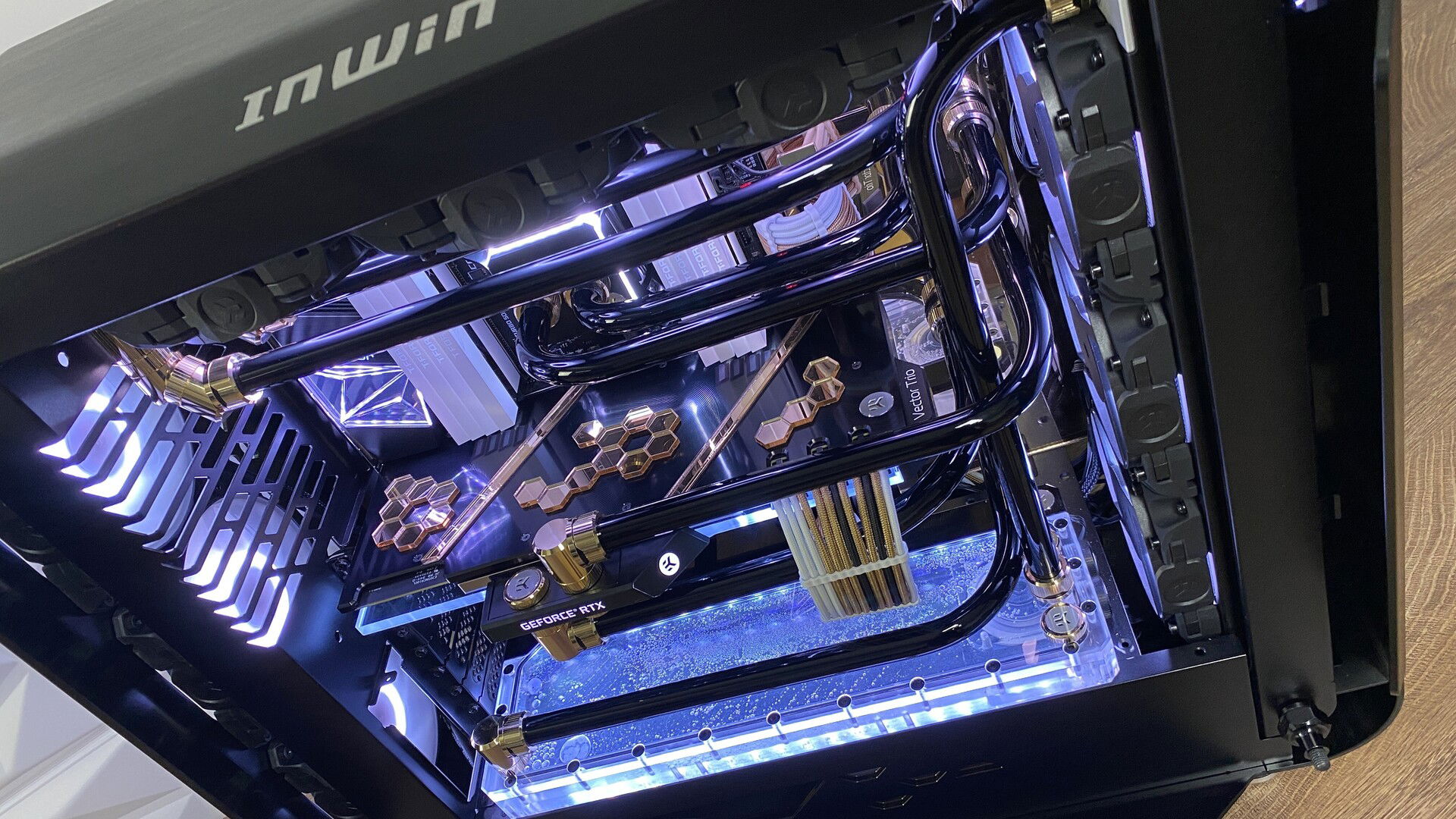 InWin 925 V2 » builds.gg