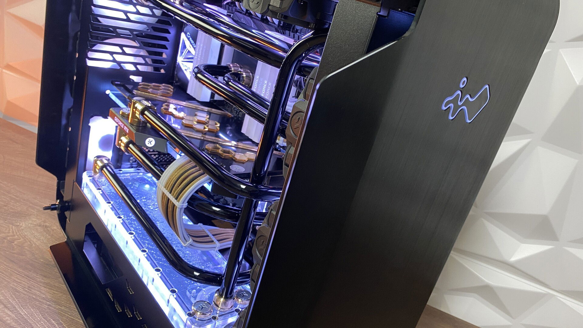 InWin 925 V2 » builds.gg