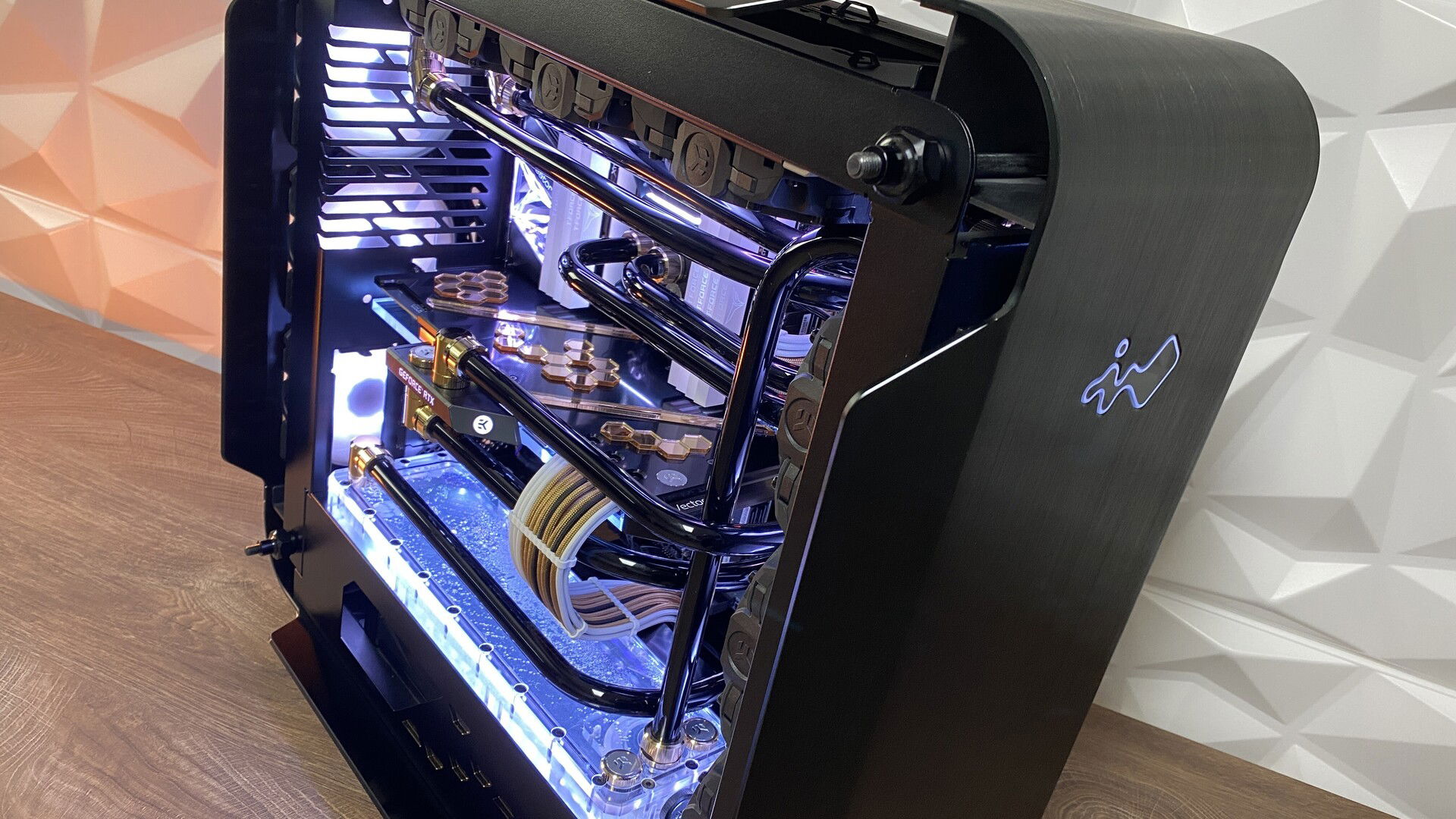 InWin 925 V2 » builds.gg