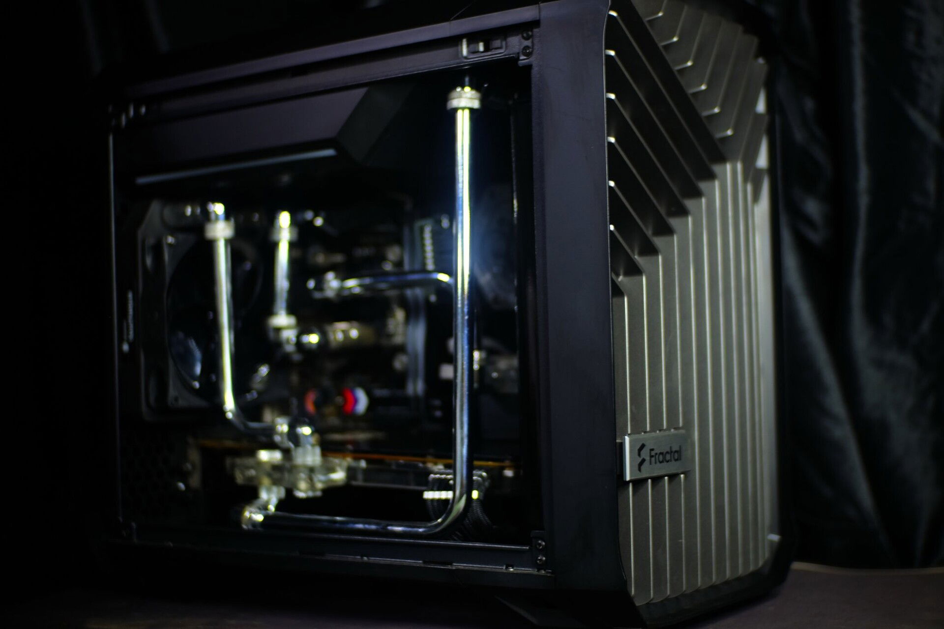 FRACTAL DESIGN TORRENT NANO » builds.gg