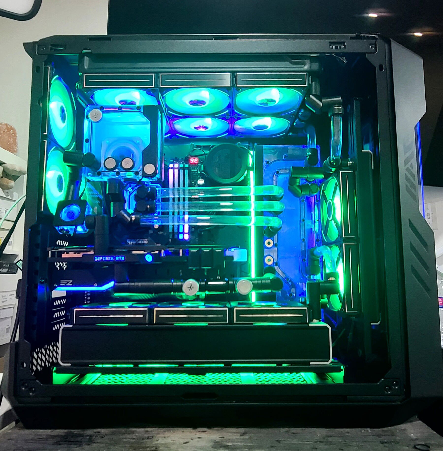 Coolermaster Haf 700 EVO. Watercooled industrial » builds.gg