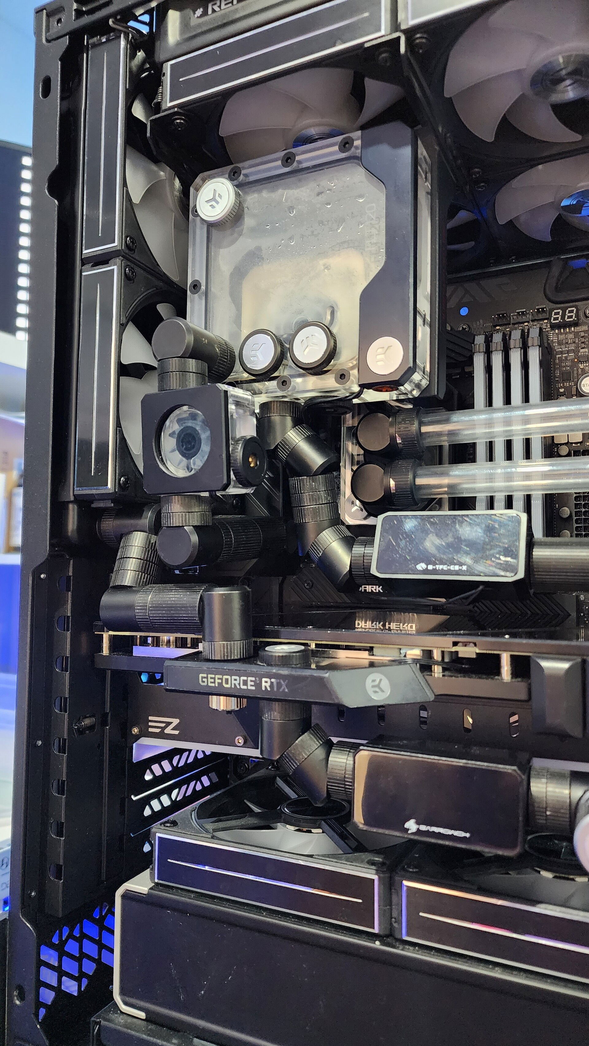 Coolermaster Haf 700 EVO. Watercooled industrial » builds.gg