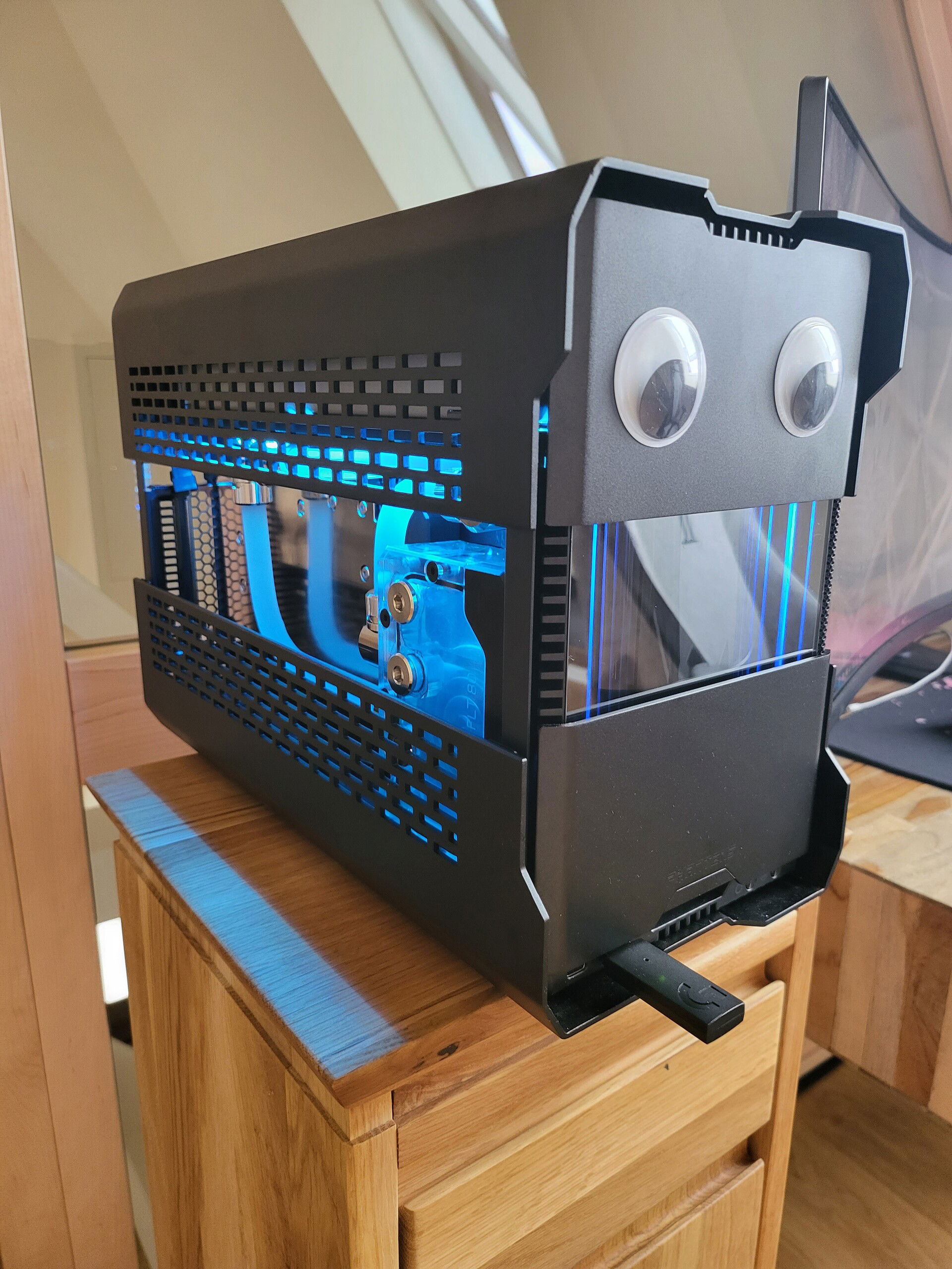 Hardline Shift XT ITX » builds.gg