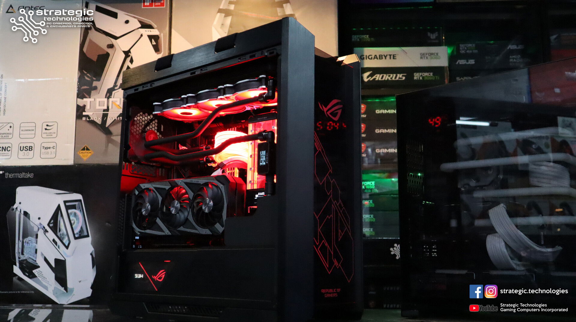 ASUS ROG Helios with Custom Liquid Cooling » builds.gg