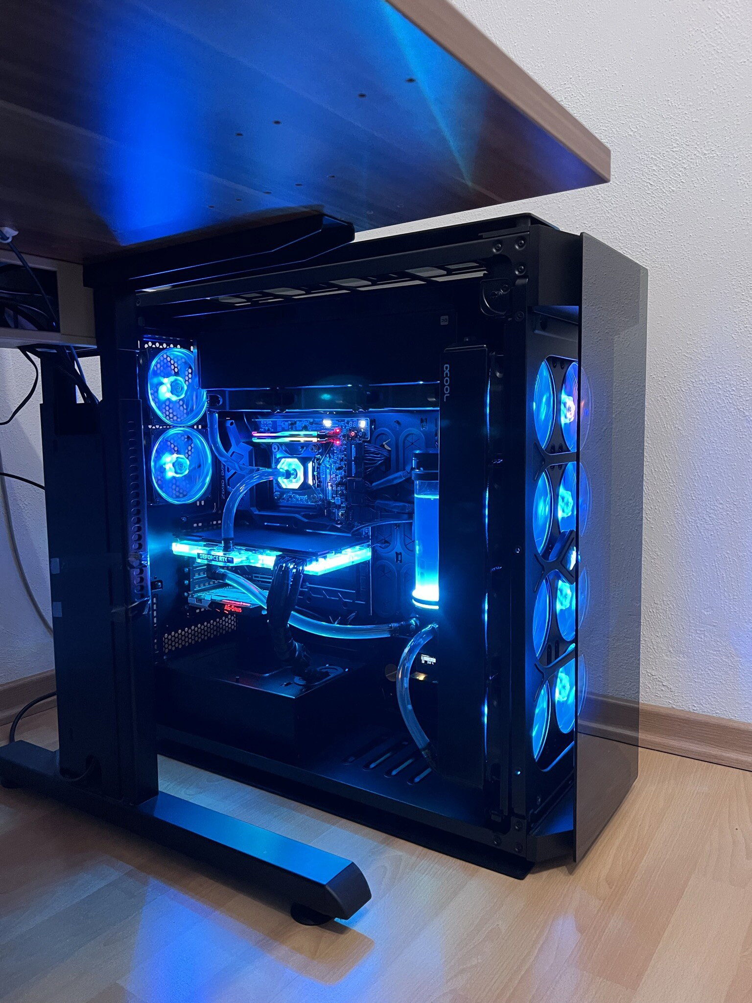 Gaming PC @ Corsair 1000D » builds.gg