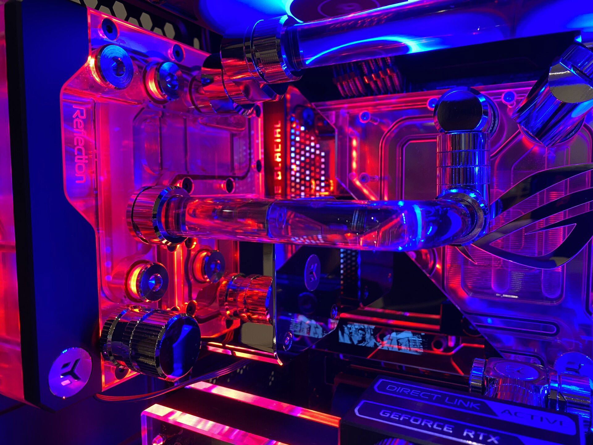 ROG Strix Helios - EKWB » builds.gg