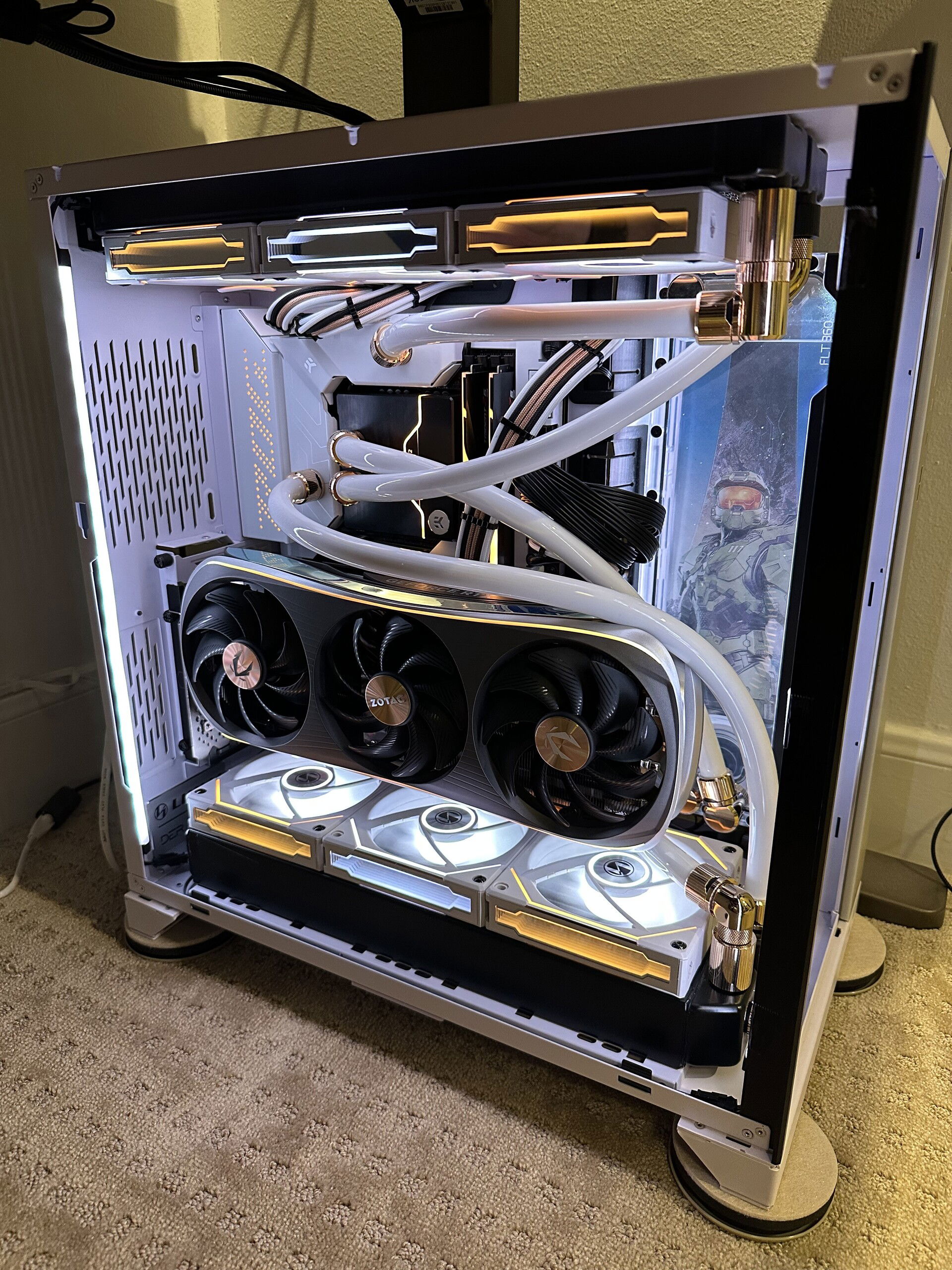 O11 XL White/Black/Gold build featuring the Master Chief » builds.gg