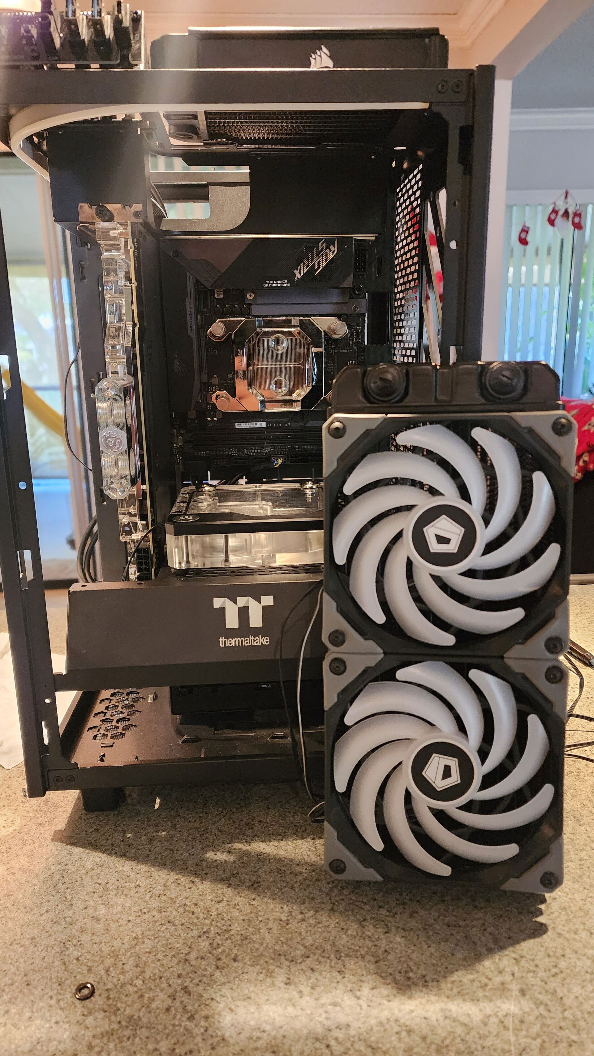 Thermaltake tower 100 custom carbon fiber panel. Dual radiator » builds.gg