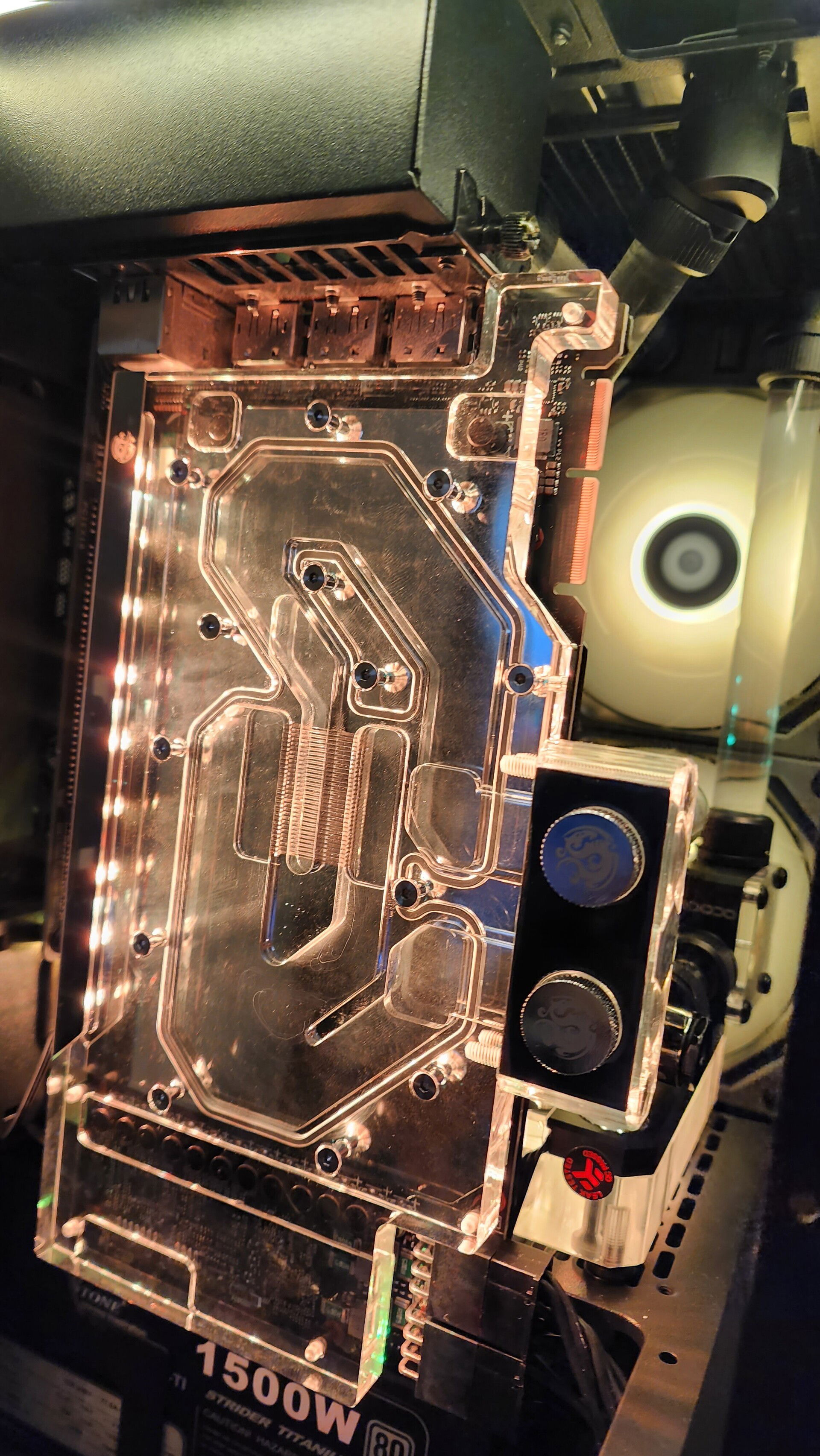 Thermaltake tower 100 custom carbon fiber panel. Dual radiator » builds.gg