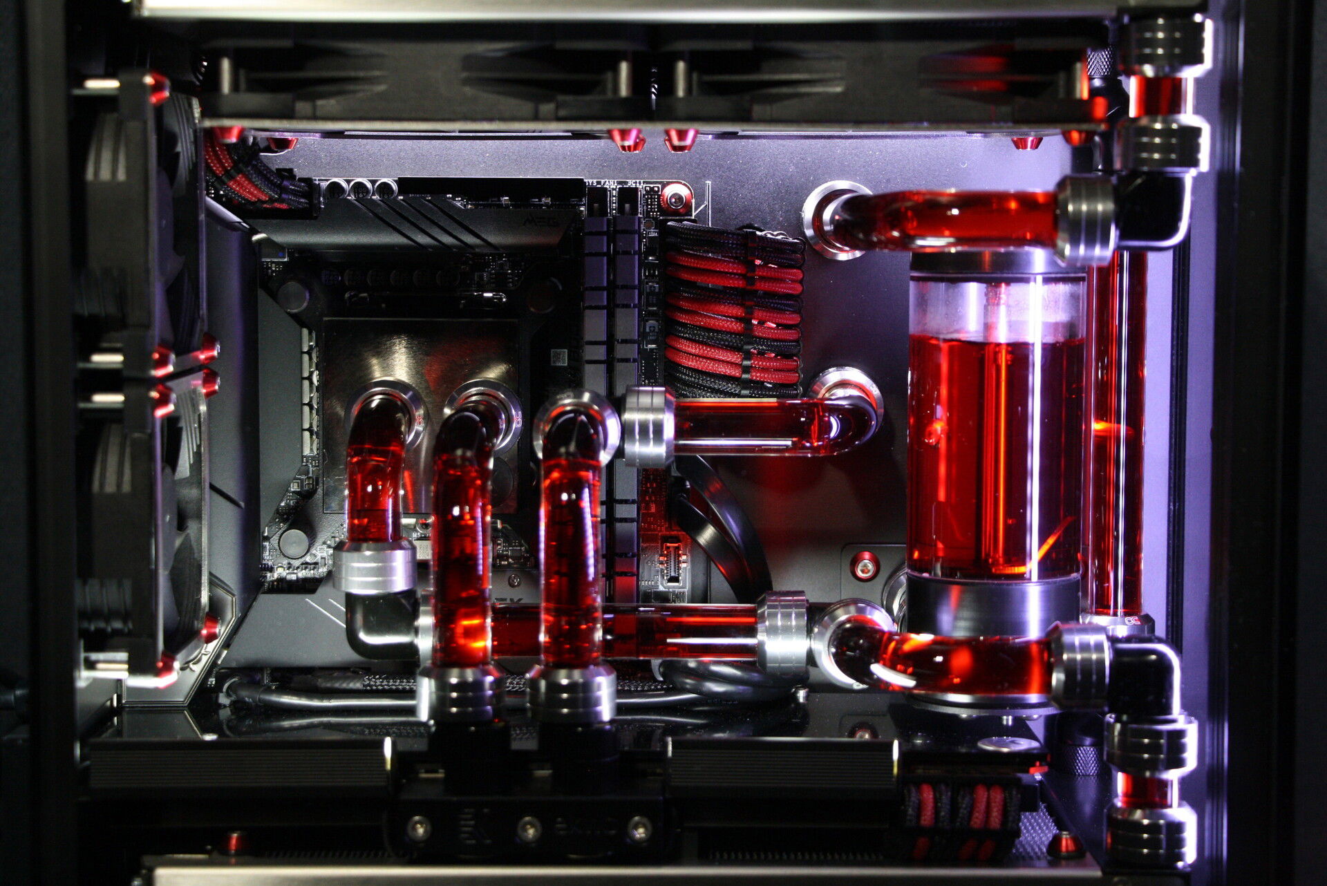 Lian Li Q37 » builds.gg