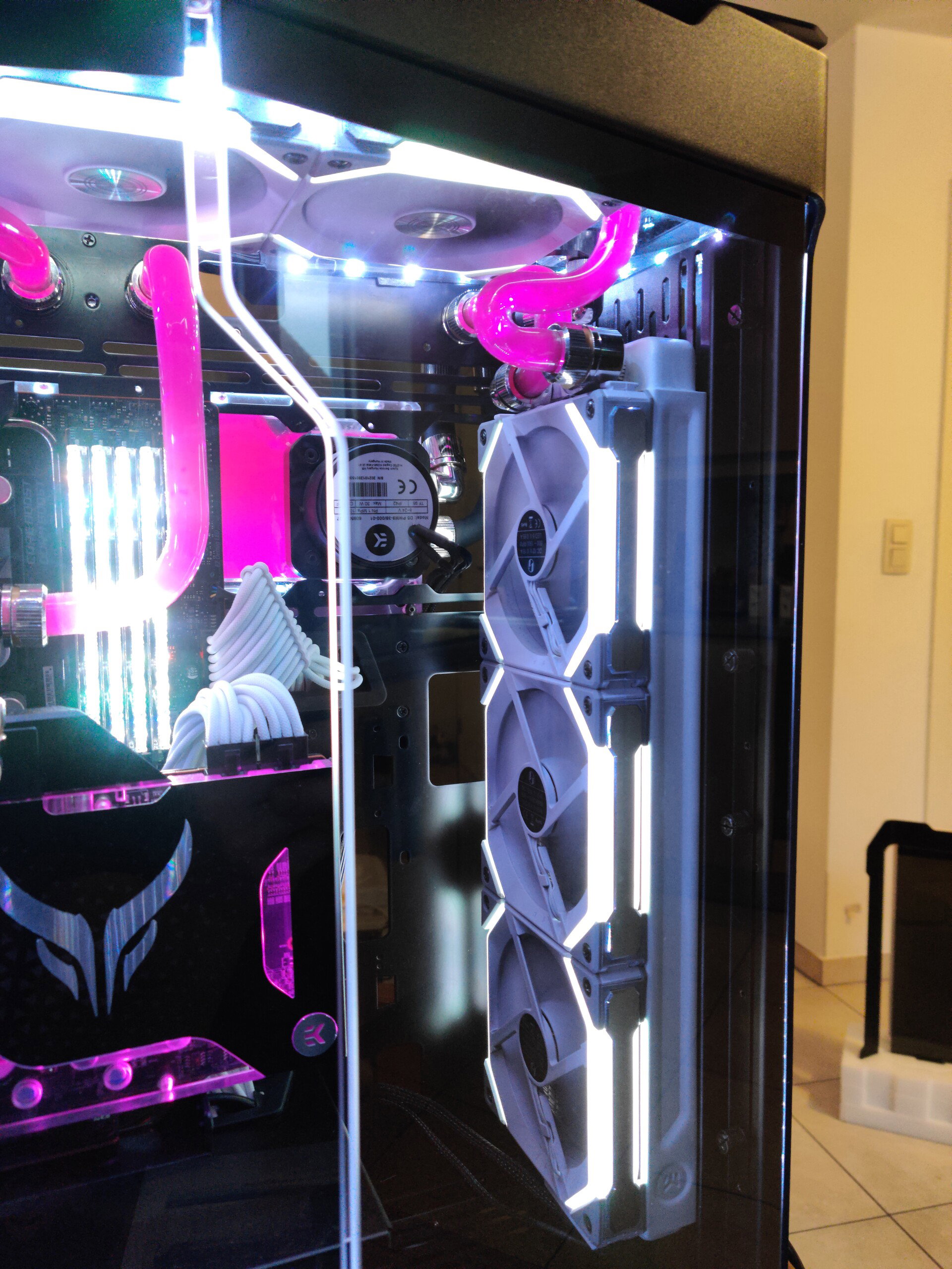 The Pink Devil » builds.gg