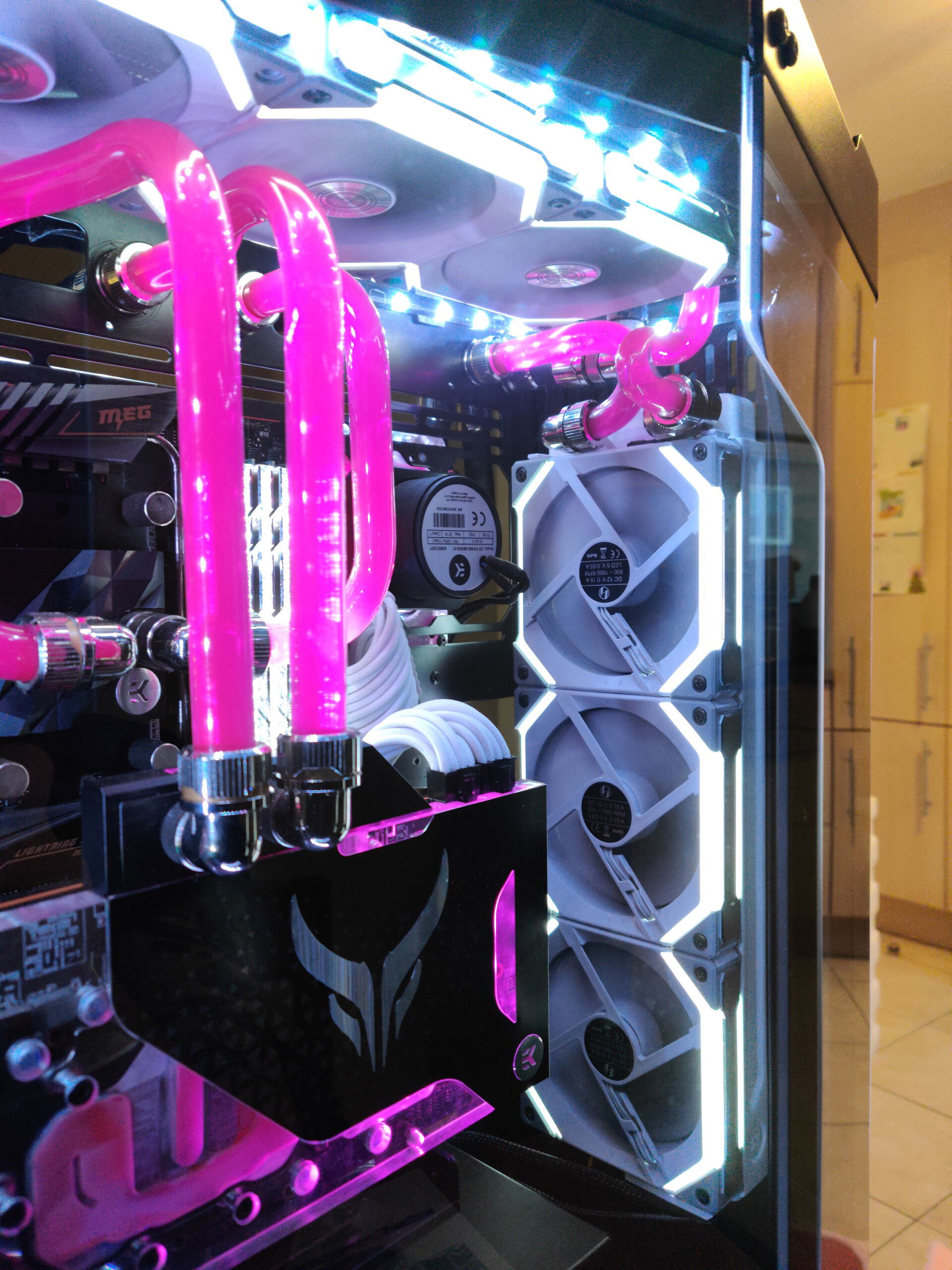 The Pink Devil » builds.gg