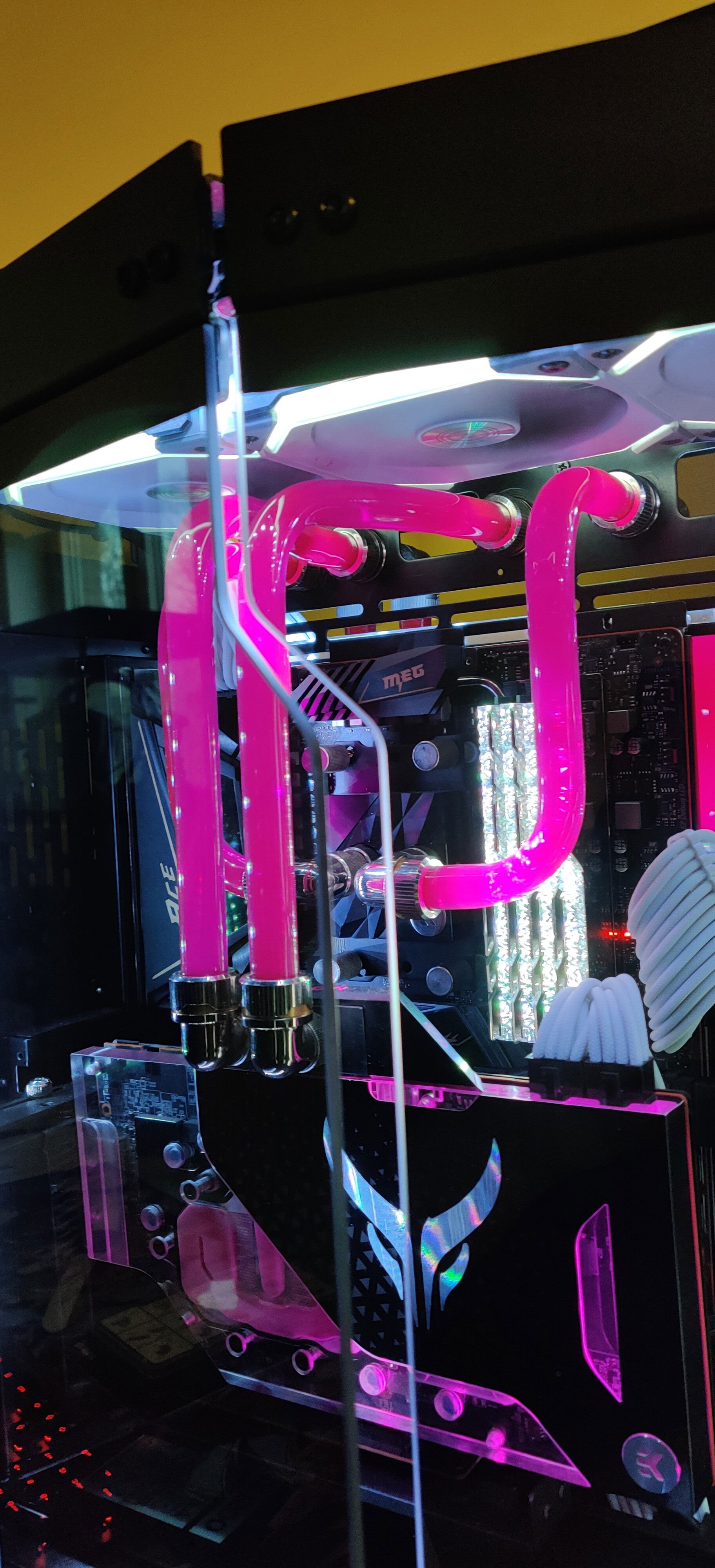 The Pink Devil » builds.gg