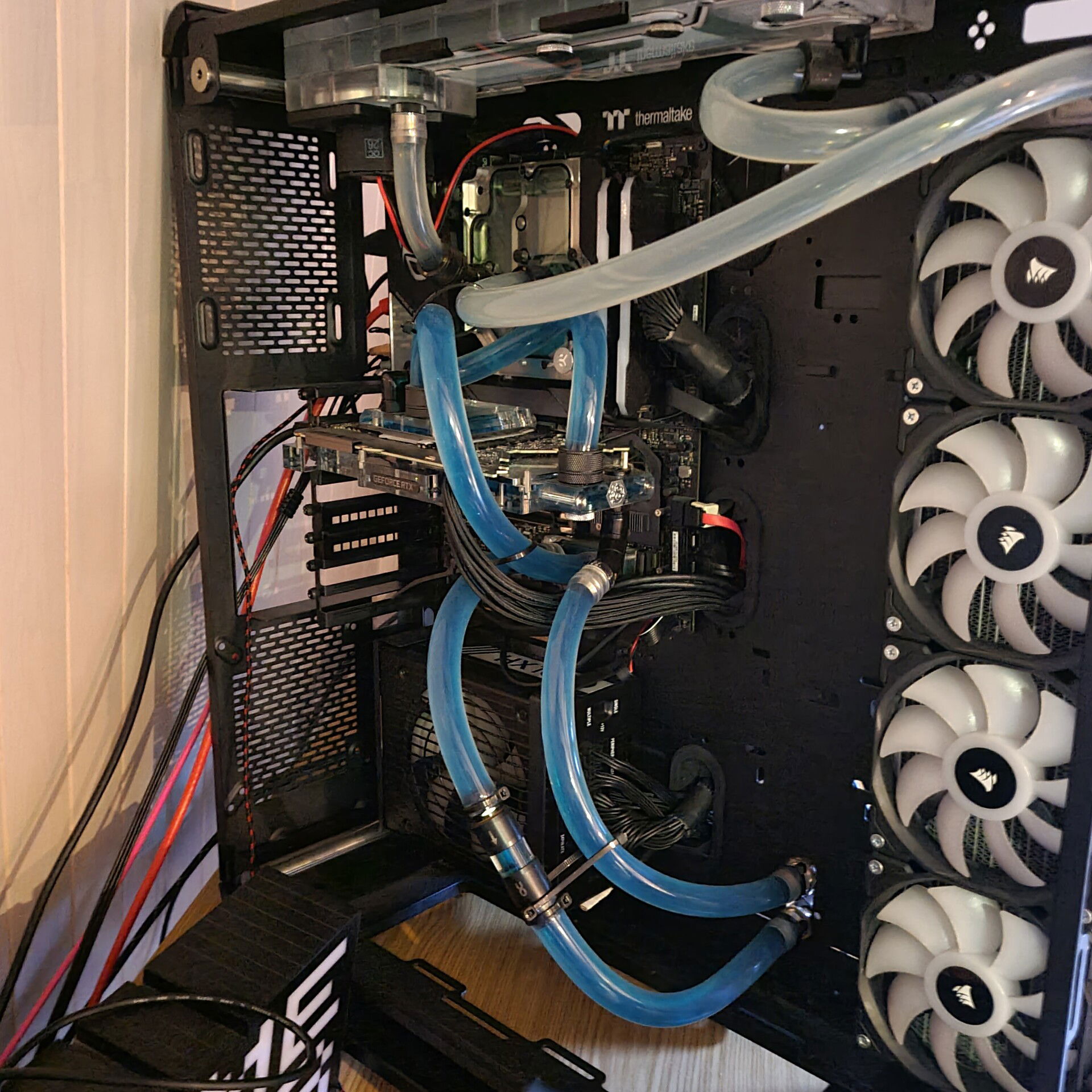 Thermaltake core p8 tg » builds.gg