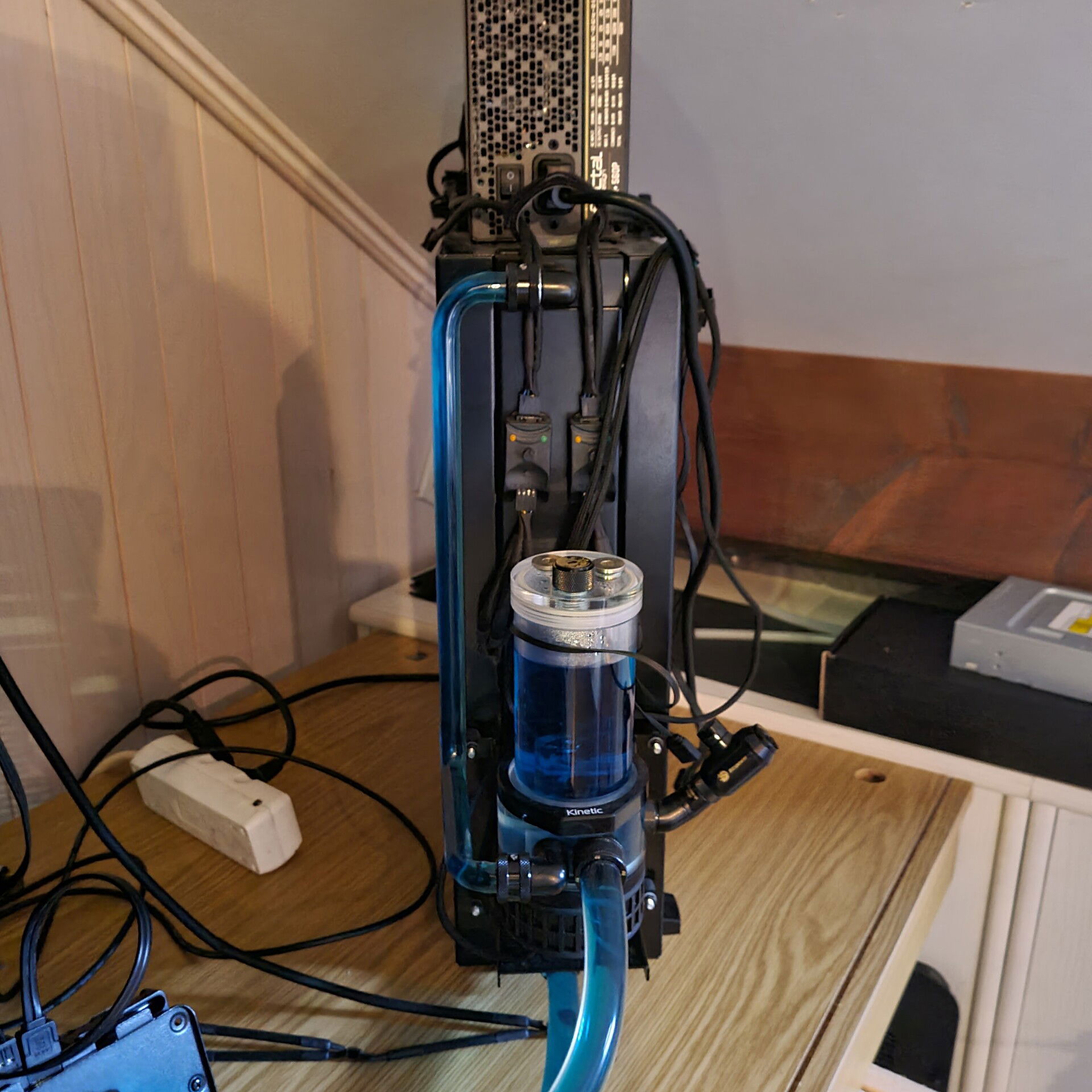 Thermaltake core p8 tg » builds.gg