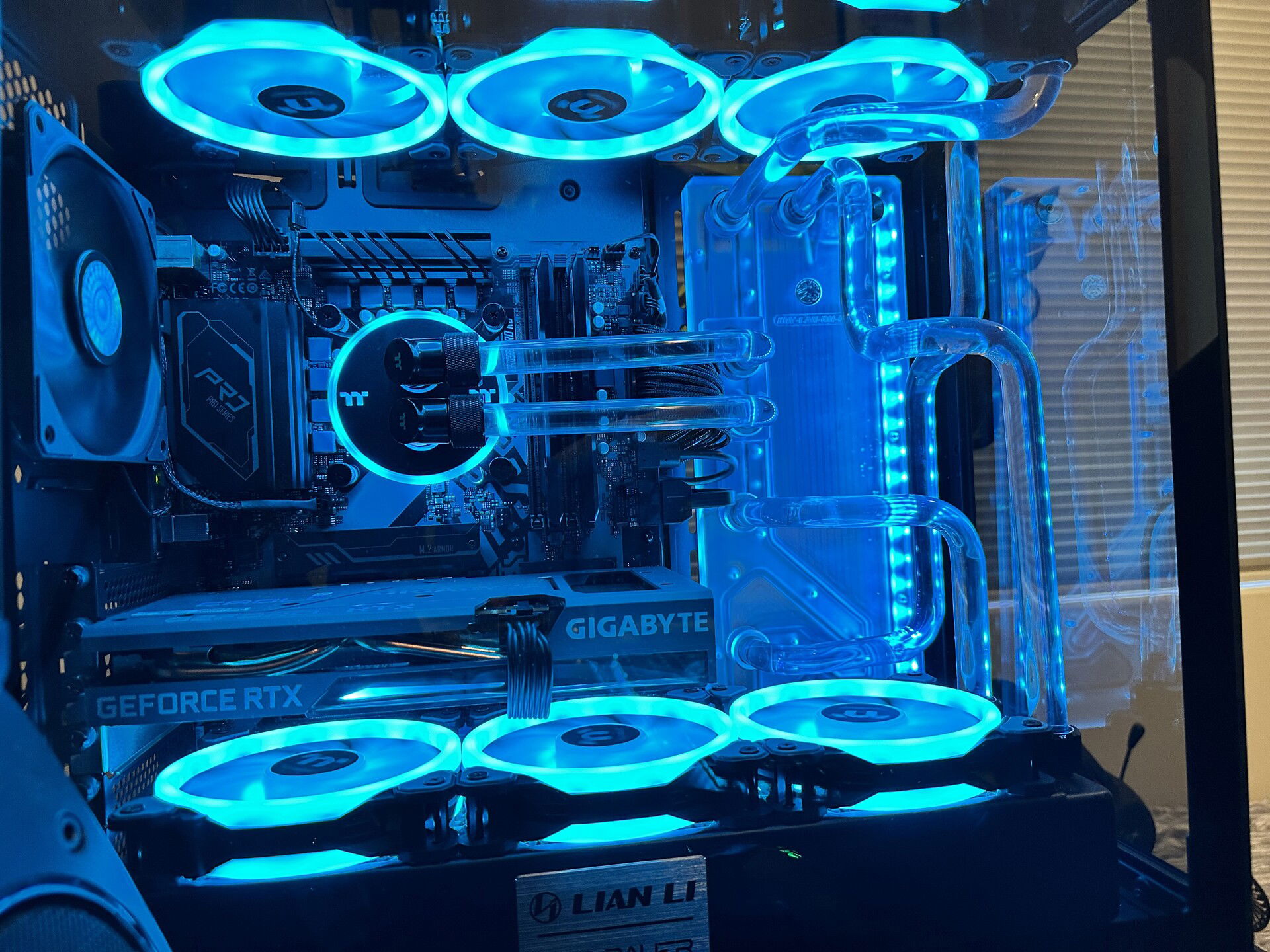 The Glowing Sausage » builds.gg