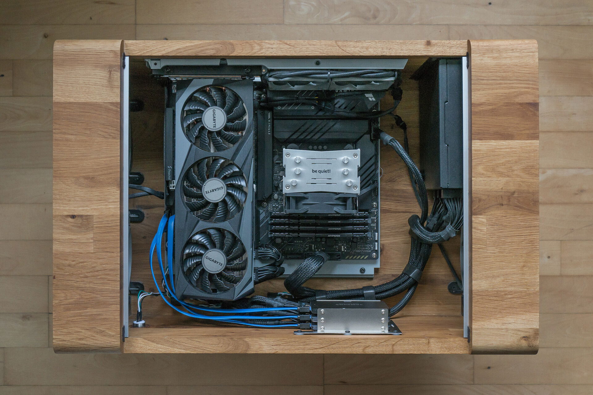 The Scandinavian - A minimalist oak wood PC case » builds.gg
