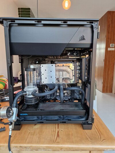 Miami Vice (Meshify C Custom Loop) » builds.gg