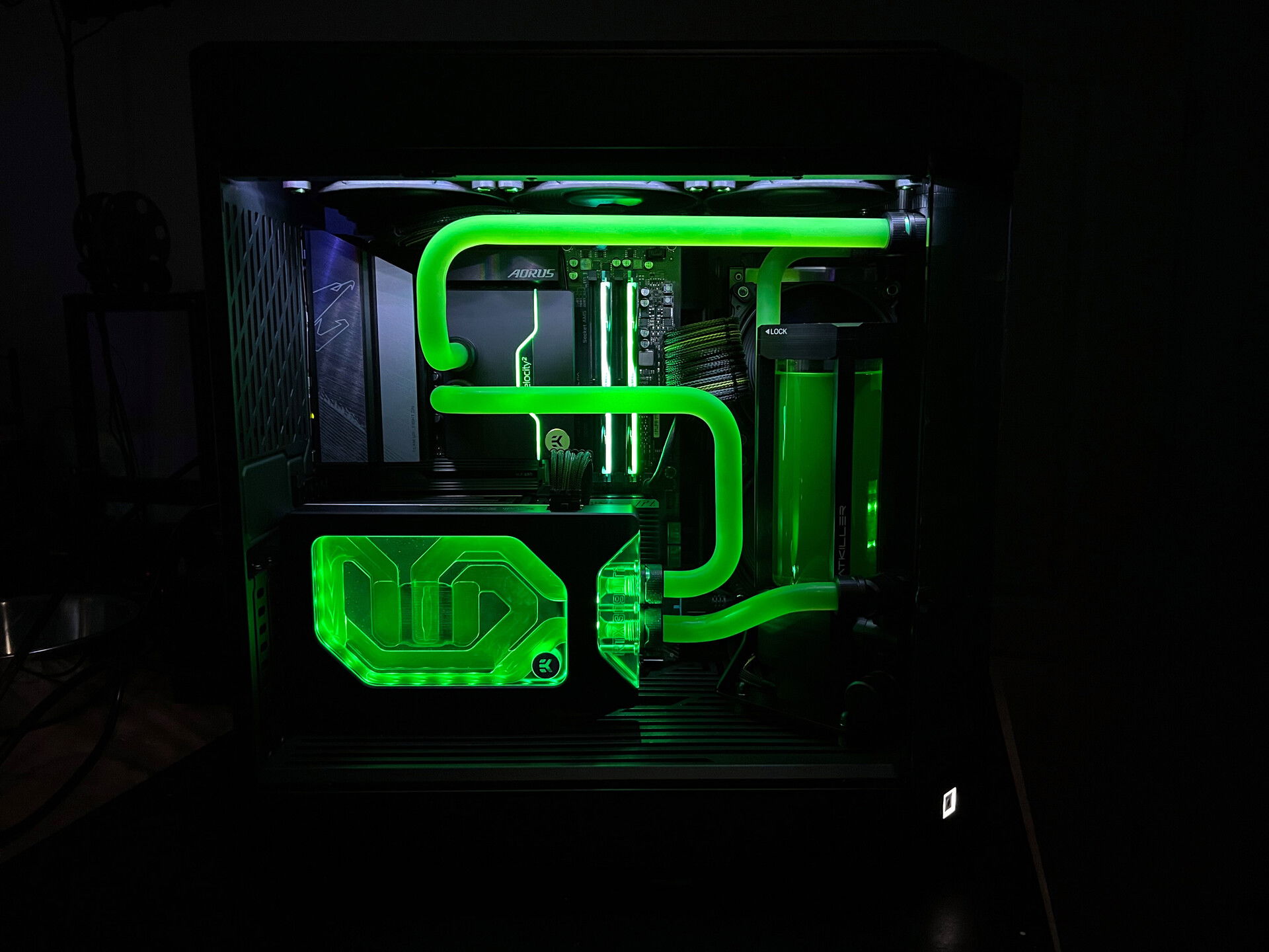 HYTE Y60 The Thumbantam » builds.gg