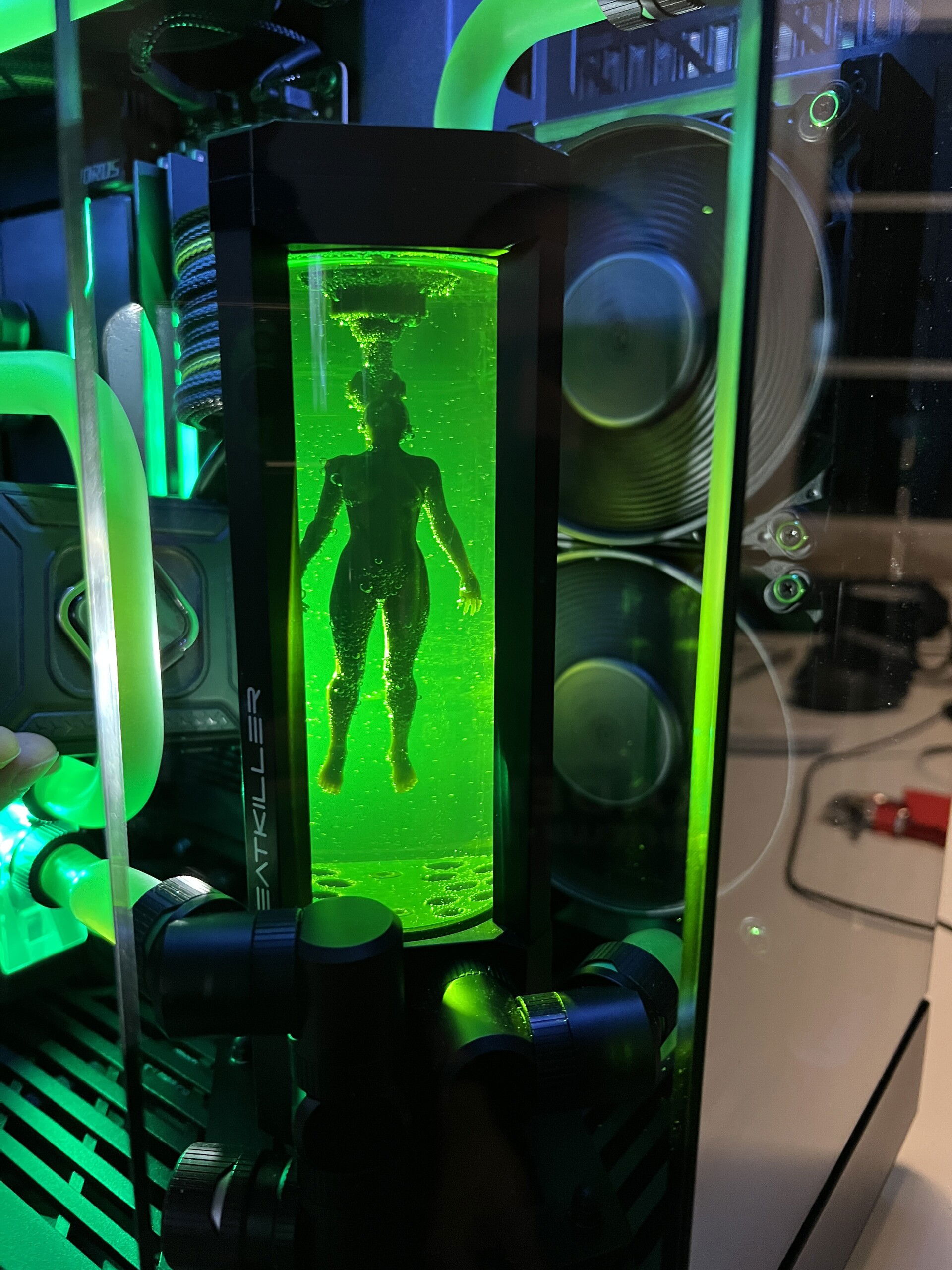 HYTE Y60 The Thumbantam » builds.gg