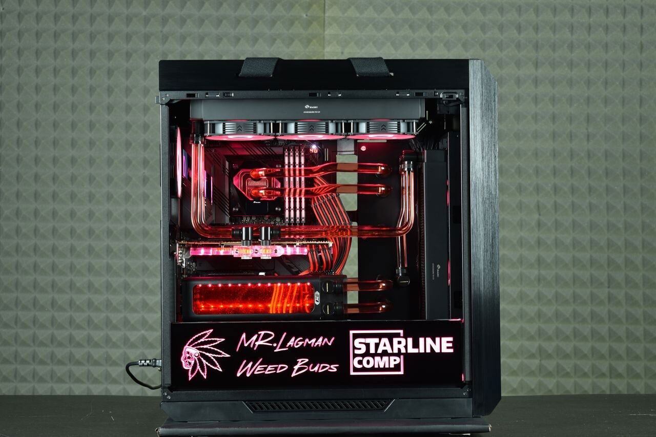 Asus ROG Strix Helios Black+Red » builds.gg