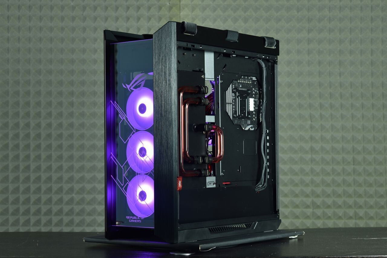 Asus ROG Strix Helios Black+Red » builds.gg