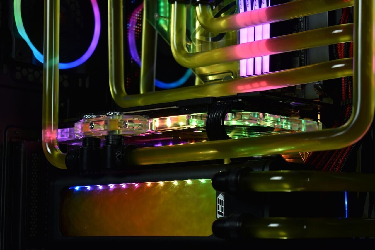 Asus ROG Strix Helios Black+Red Rev 2.0 =) » builds.gg