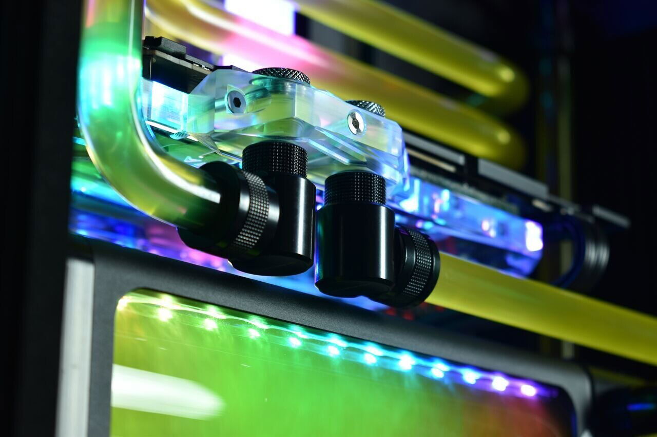 Asus ROG Strix Helios Black+Red Rev 2.0 =) » builds.gg