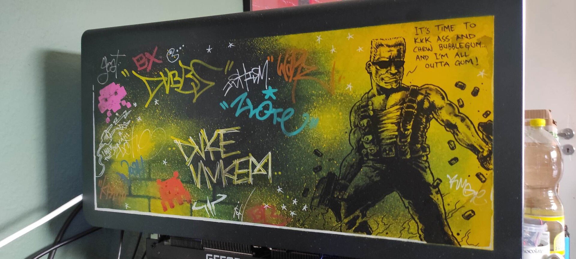 Old school graffiti and gamer references » builds.gg