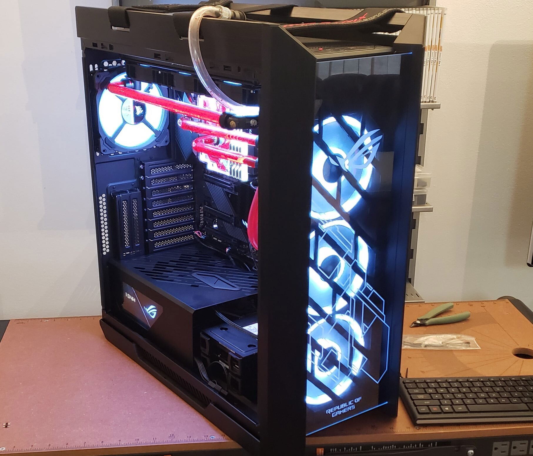 Project: ASUS ROG Hardline Tubing Helios Gaming PC » builds.gg