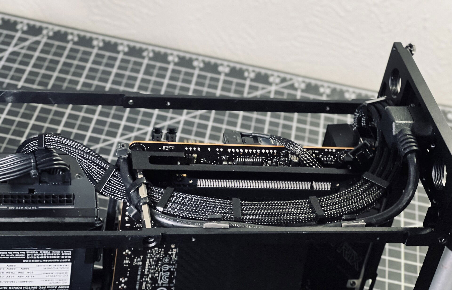 FormD T1 V2 with a 7800X3D and RTX 4090 » builds.gg