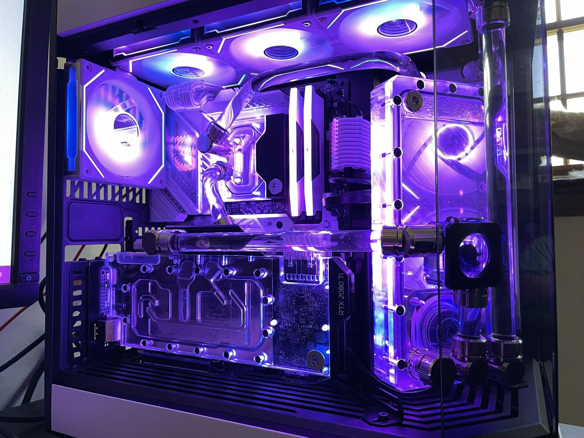 All White Hyte Y60 - Full Custom Loop » builds.gg