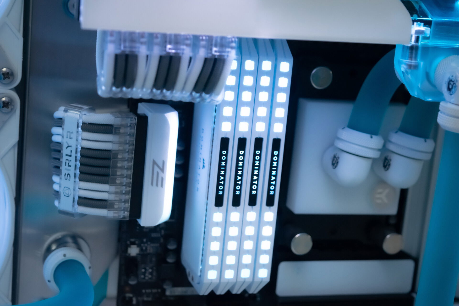 ChillyRig V.4 - Inverted Wall-Mounted Workstation » builds.gg